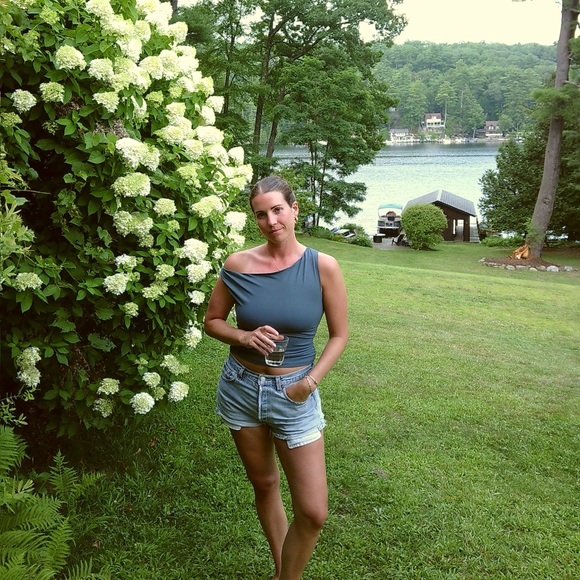 Tricia's Closet (@triciarflynn) | Poshmark